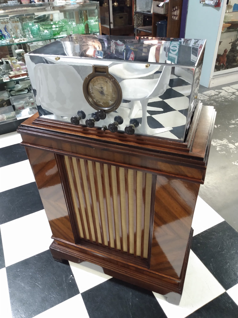 McMurdo-Silver Masterpiece III Console Radio (1935) – Catalin Store ...